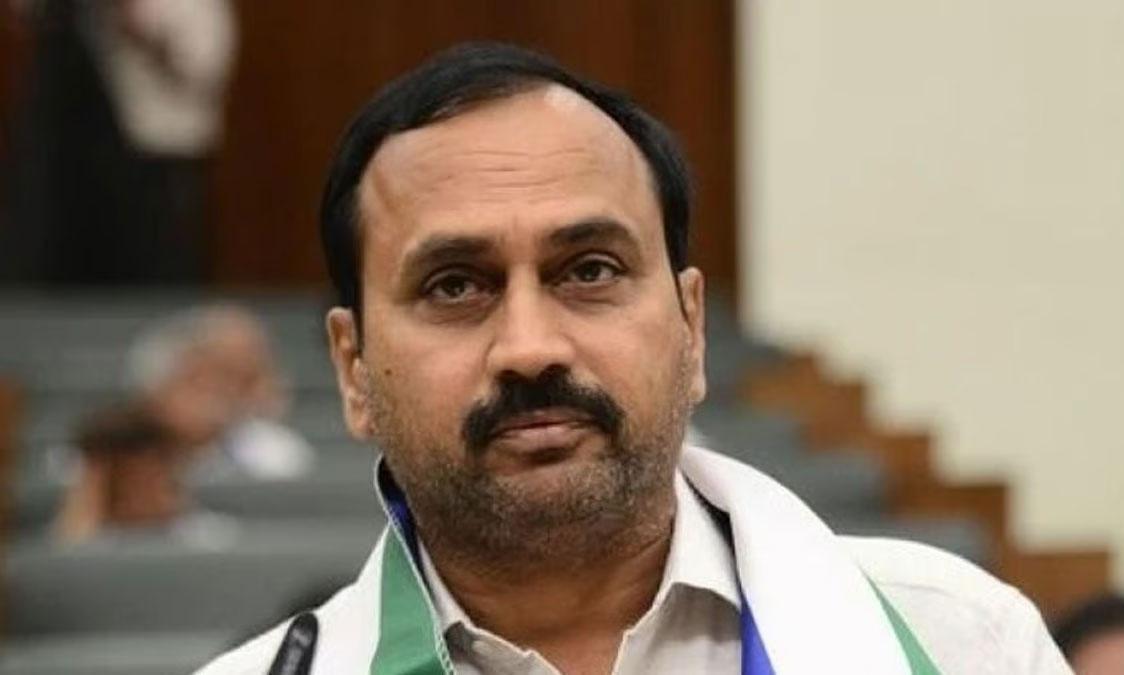 కాంగ్రెస్‌ లో చేరుతున్న తొలి వైసీపీ ఎమ్మెల్యే ఈయనే! | Alla Ramakrishna ...