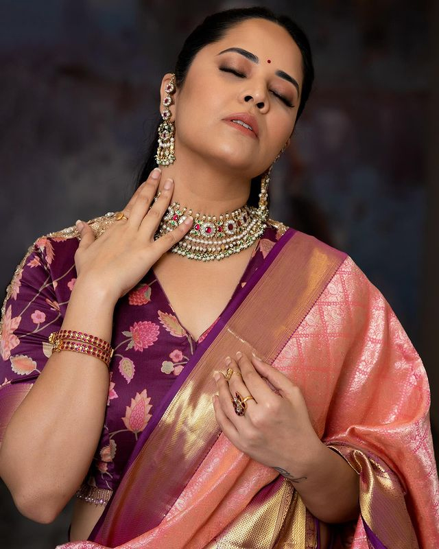 Anasuya Bharadwaj Slays Traditional Look In Pattu Saree | Anasuya ...