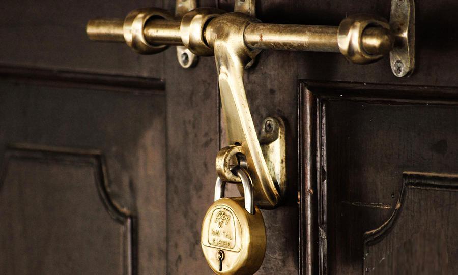 ఫైనల్ బిల్లు రాకుంటే గ్రామ సచివాలయ భవనానికి తాళాలా? | Grama ...