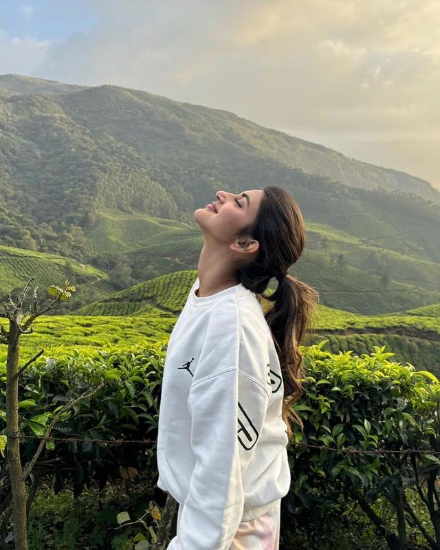 Stunning Sree Leela Chilling In The Hills! | Stunning Sree Leela ...