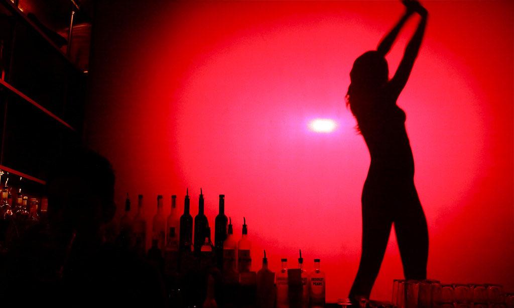 బార్ డాన్సర్ గా స్టార్ హీరోయిన్..! | Star heroine as a bar dancer..!