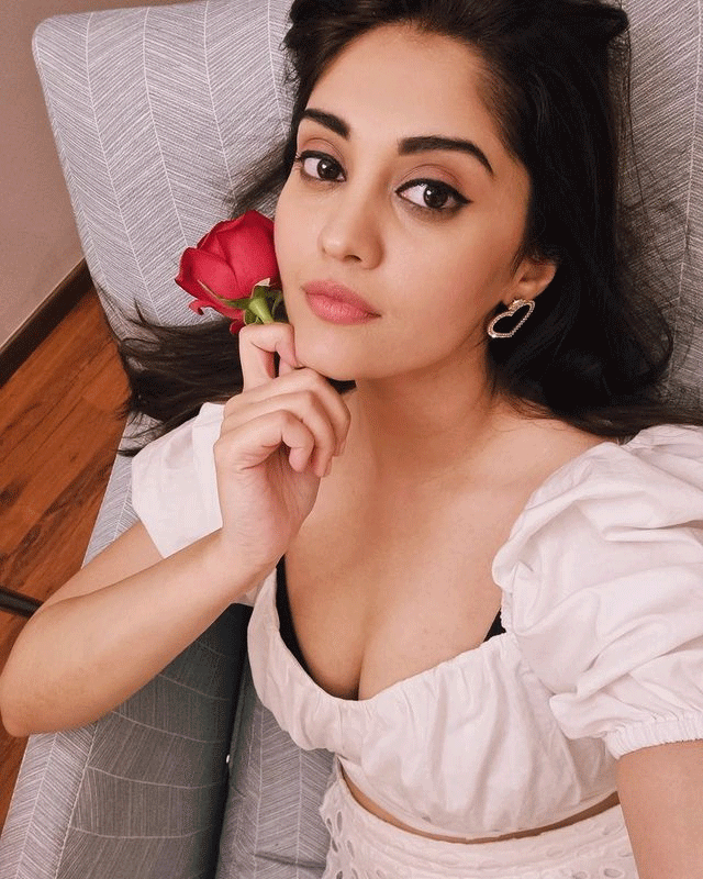 గ్లామర్ కే ఏబిసిడీ నేర్పించేలా..! | Surbhi in Stunning Pics Share In Social Media