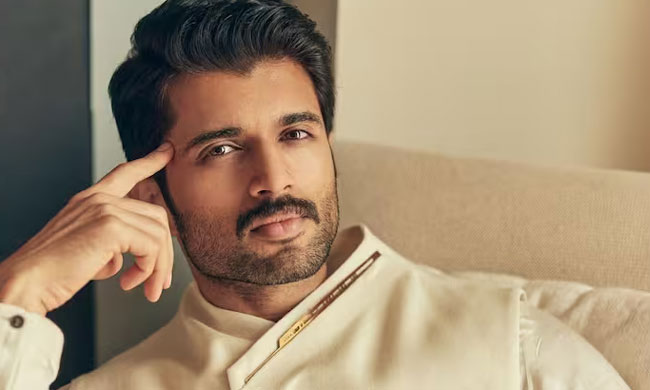 దేవరకొండ.. అన్నీ టచ్ చేస్తున్నాడుగా.. | Periodical crime drama Vijay ...