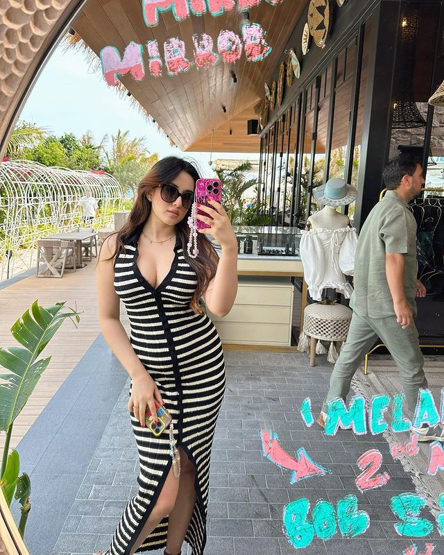 Stunning Looks: Aditi's March Dump | Stunning Looks: Aditi's March Dump