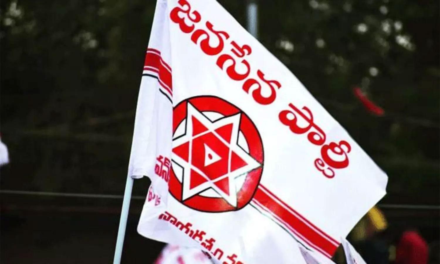 జ‌న‌సేన‌కు సైలెంట్ దెబ్బ ప‌డుతోందా...! | A silent blow to the Jana Sena.