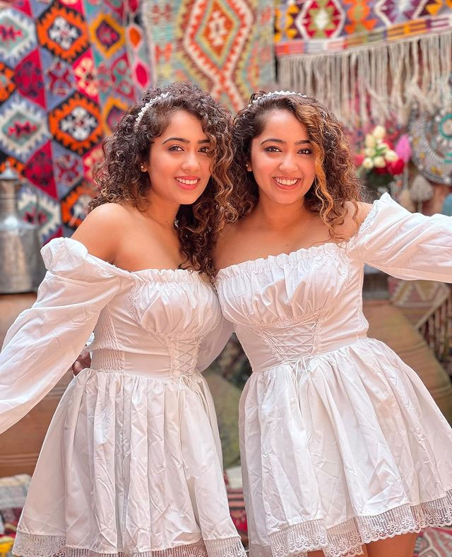 Chinki-Minki: Twins in Exact Fashion Sync | Chinki-Minki: Twins in ...