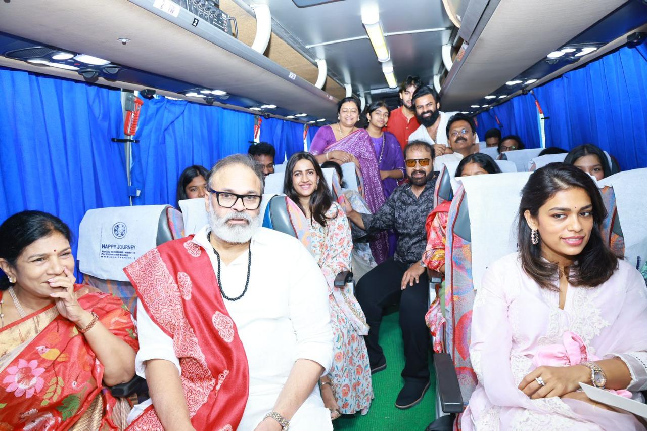 Mega Family Ready Together For Pawan Kalyan's Oath Taking Ceremony ...