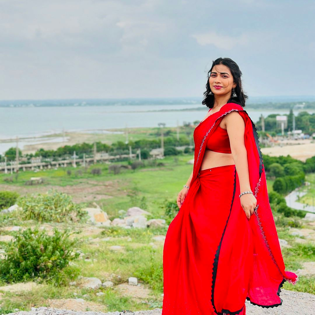 Inaya's Red Saree Slay! | Inaya's Red Saree Slay!