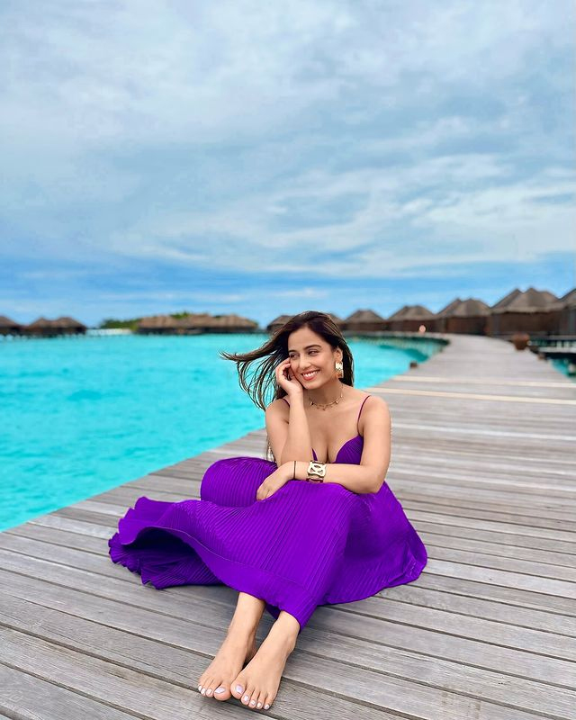 Srishty Rode Slays in This Fabulous Dress | Srishty Rode Slays in This ...