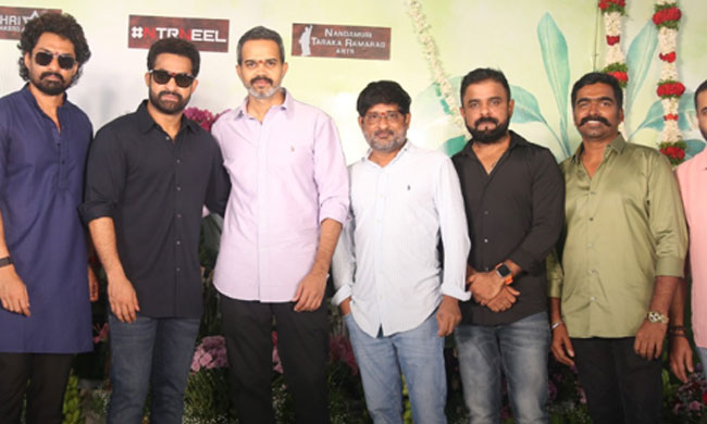 నీల్ - ఎన్టీఆర్.. అంతా బాగానే ఉంది కానీ.. | NTR Neel Dragon Music ...