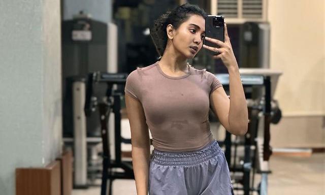 జిమ్ లో కష్టపడుతున్న స్టార్ కిడ్ | Shivathmika Rajashekar Fitness Goals