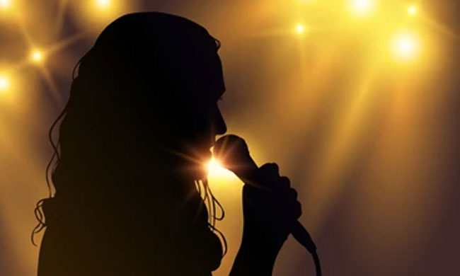 1000 రూపాయ‌ల‌కు పాడే సింగ‌ర్లున్నారు! | Singers who sing for 1000 rupees!