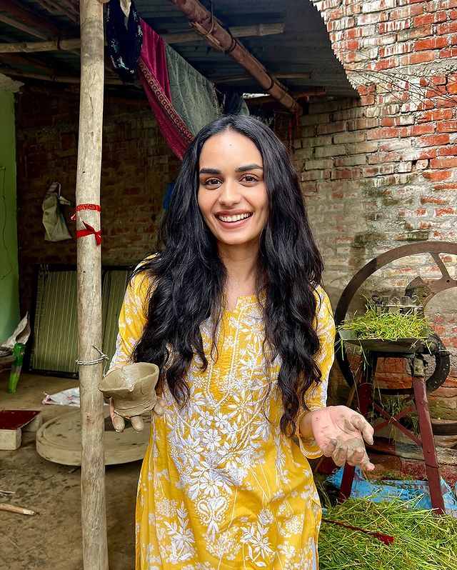 Manushi Chillar Carries a souvenir back from the shoot! | Manushi ...