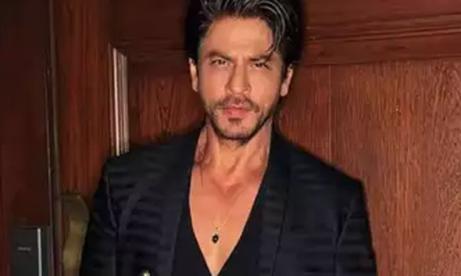 ప్రపంచంలో అత్యంత అందమైన నటుడు? | World Most Handsome Actor Shah Rukh Khan