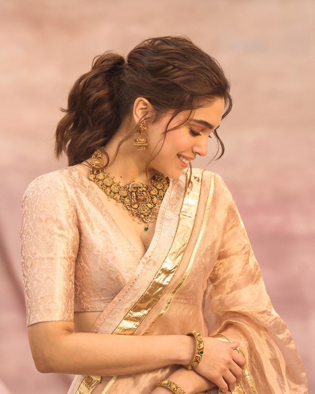 Sharvari's Dussehra: Silk, Shine, and Spirituality | Sharvari's ...