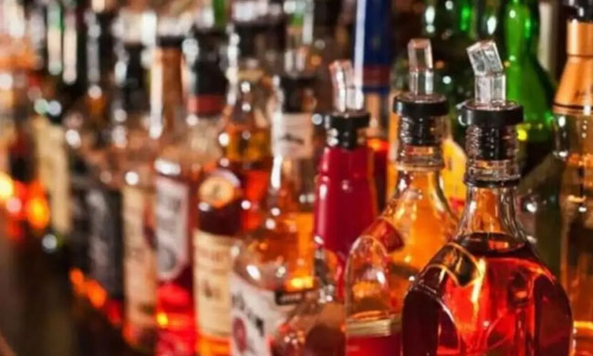 ఏపీలో కొత్త లిక్కర్ ధరలు ఇవే... తీవ్ర నిరాశలో మందుబాబులు! | These are ...