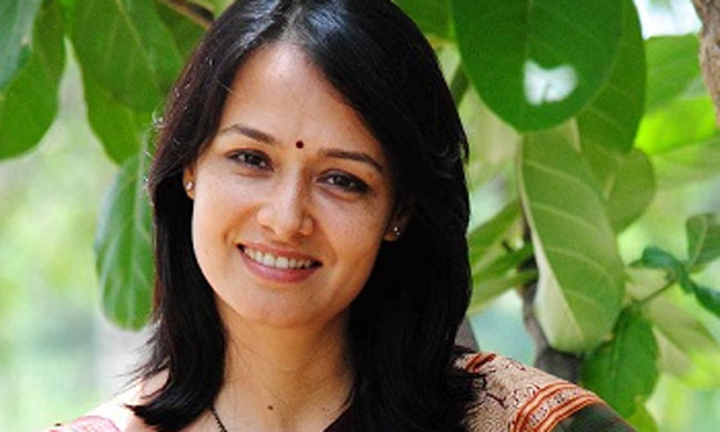 కొత్త కోడ‌ల‌కి అత్త స‌ల‌హాల అవ‌సరం లేదు! అమ‌ల‌ | Amala About Sobitha ...