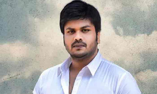 ఇంట్లో చికిత్స అందిస్తున్న వైద్యులు... మంచు మనోజ్ కు ఏమైంది? | Manchu ...