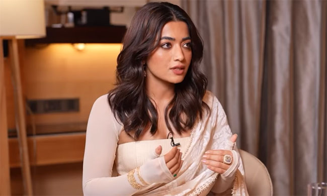 పుష్ప లాంటి వాళ్ళు బయట ఉంటారు : రష్మిక | Rashmika Mandanna About Pushpa ...