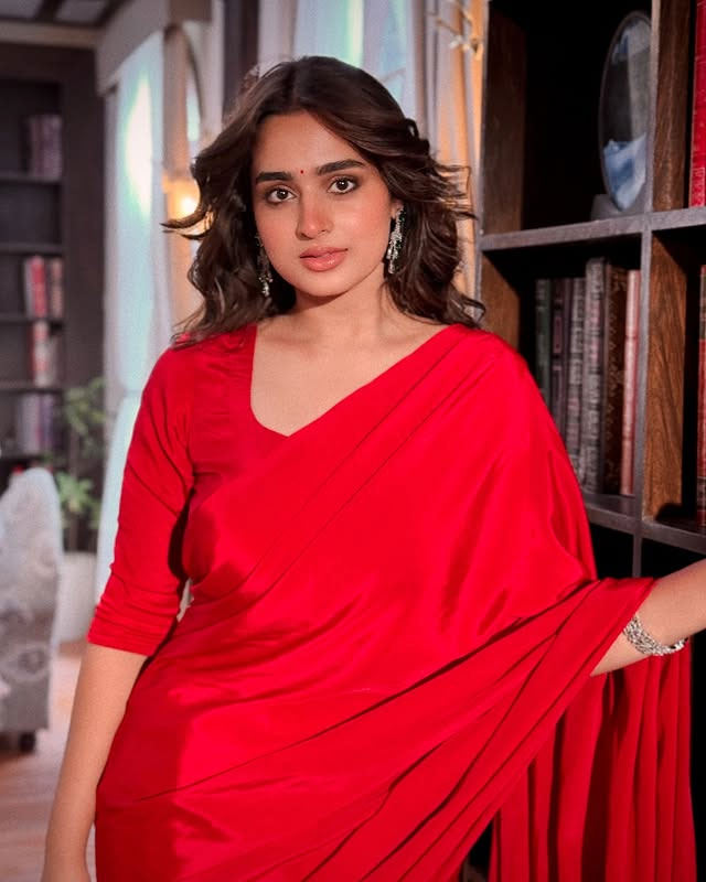 Ayesha Khan redefining beauty again | Ayesha Khan redefining beauty again