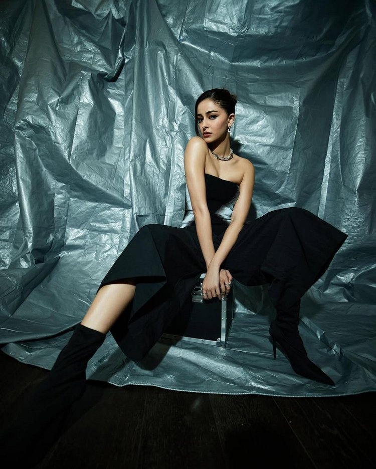 Ananya Pandey's Stunning Mesmerizing Aura in Black Stripes Dress ...