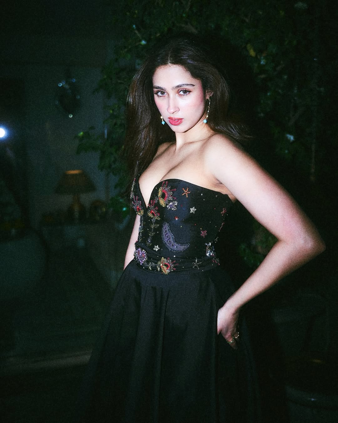 Pashmina Roshan doesn’t just stand in front of the camera-she gives it ...