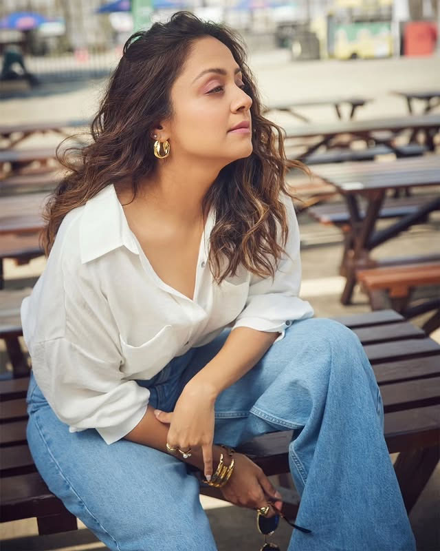 Jyothika: Fashion Icon in White Shirt & Blue Jeans | Jyothika: Fashion ...