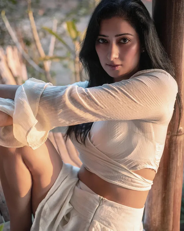 Niharica Raizada's Effortless Elegance | Niharica Raizada’s Effortless Elegance