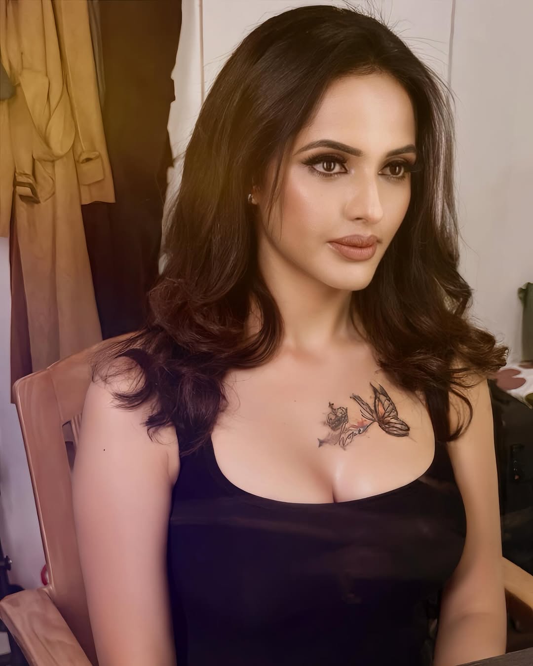 Effortless Beauty: Jyoti Poorvaj’s Timeless Charm | Effortless Beauty: Jyoti Poorvaj’s Timeless ...