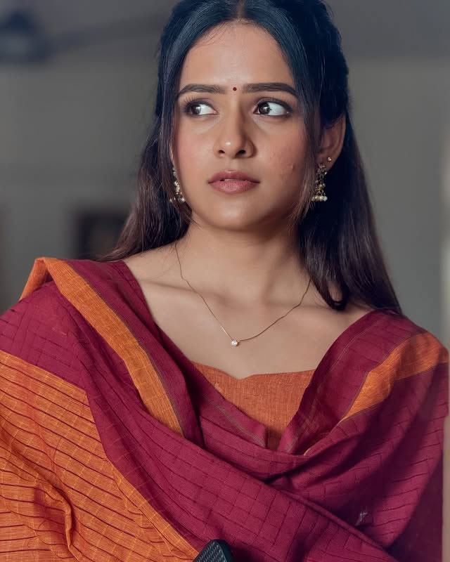 Vaishnavi Chaitanya s Latest Instagram Pic Wins Hearts | Vaishnavi ...