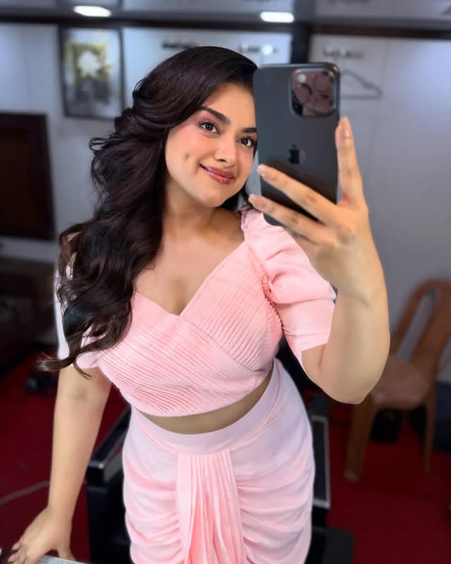 Siddhi s Smile Steals the Show | Siddhi s Smile Steals the Show