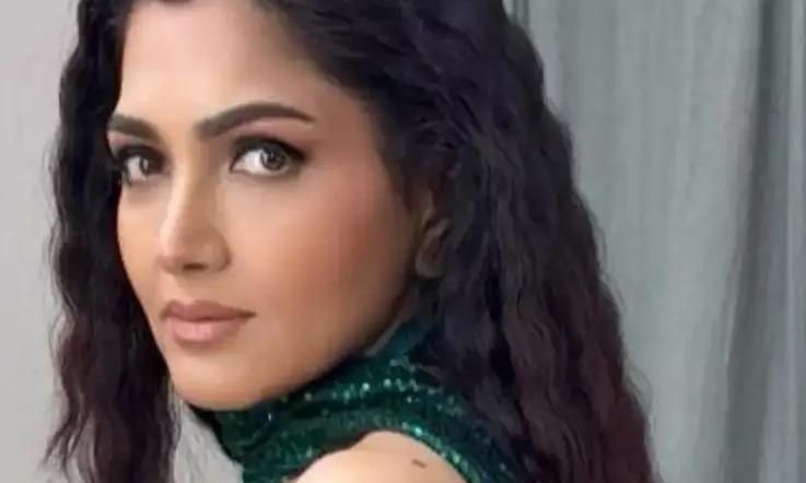 ట్రోలర్స్‌కు ఖుష్బూ... అలంటి ఇలాంటి కౌంటర్ కాదు! | Khushboo's Stunning ...