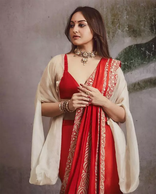 Timeless Red Saree Look by Sonakshi Sinha Wins Hearts | Timeless Red ...