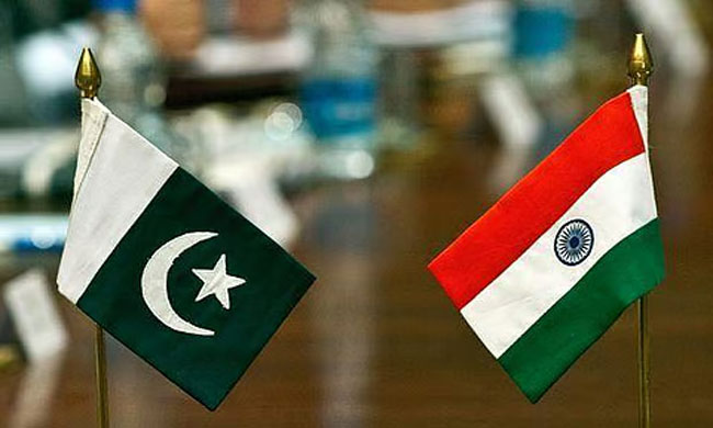 ఓవరాక్షన్ కాకుంటే.. పాక్ కు వెళ్లే వేళ ఈ మాటలా? | India Pakistan Cross ...