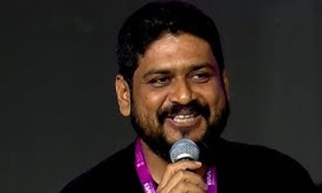 మ‌రోసారి క‌వ‌ర్ చేసుకున్న ఆదిపురుష్ డైరెక్ట‌ర్ | Om Raut Defends ...