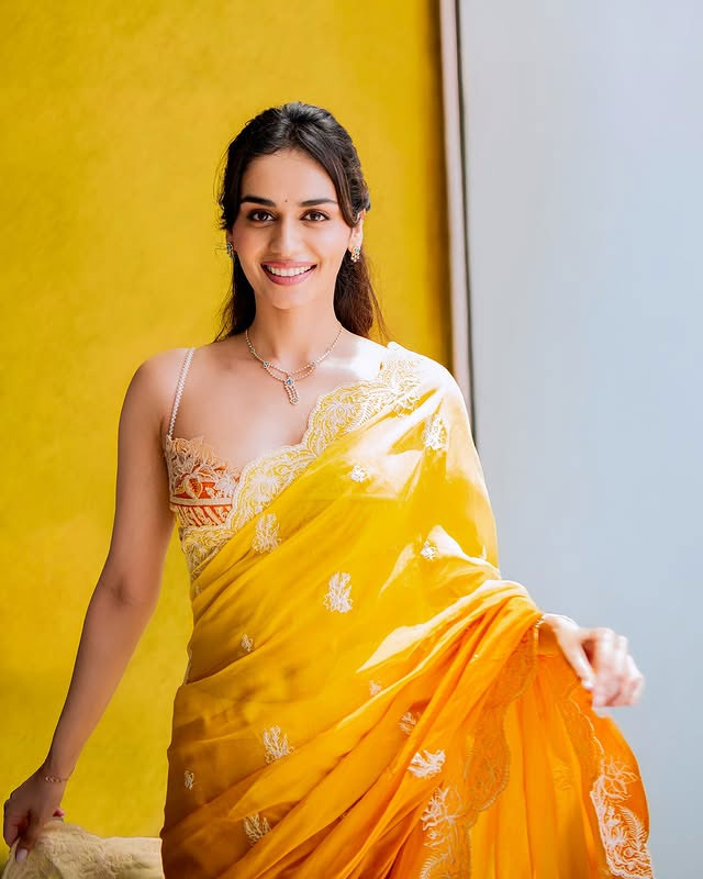 Manushi Chhillar glows in yellow Desi sunshine with a side of palat ...
