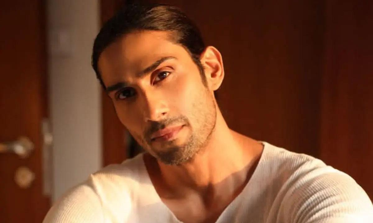 నాని హిట్ 3 విల‌న్ వెన‌క ఇంత క‌థ ఉందా? | Prateik Babbar Turns Heads ...