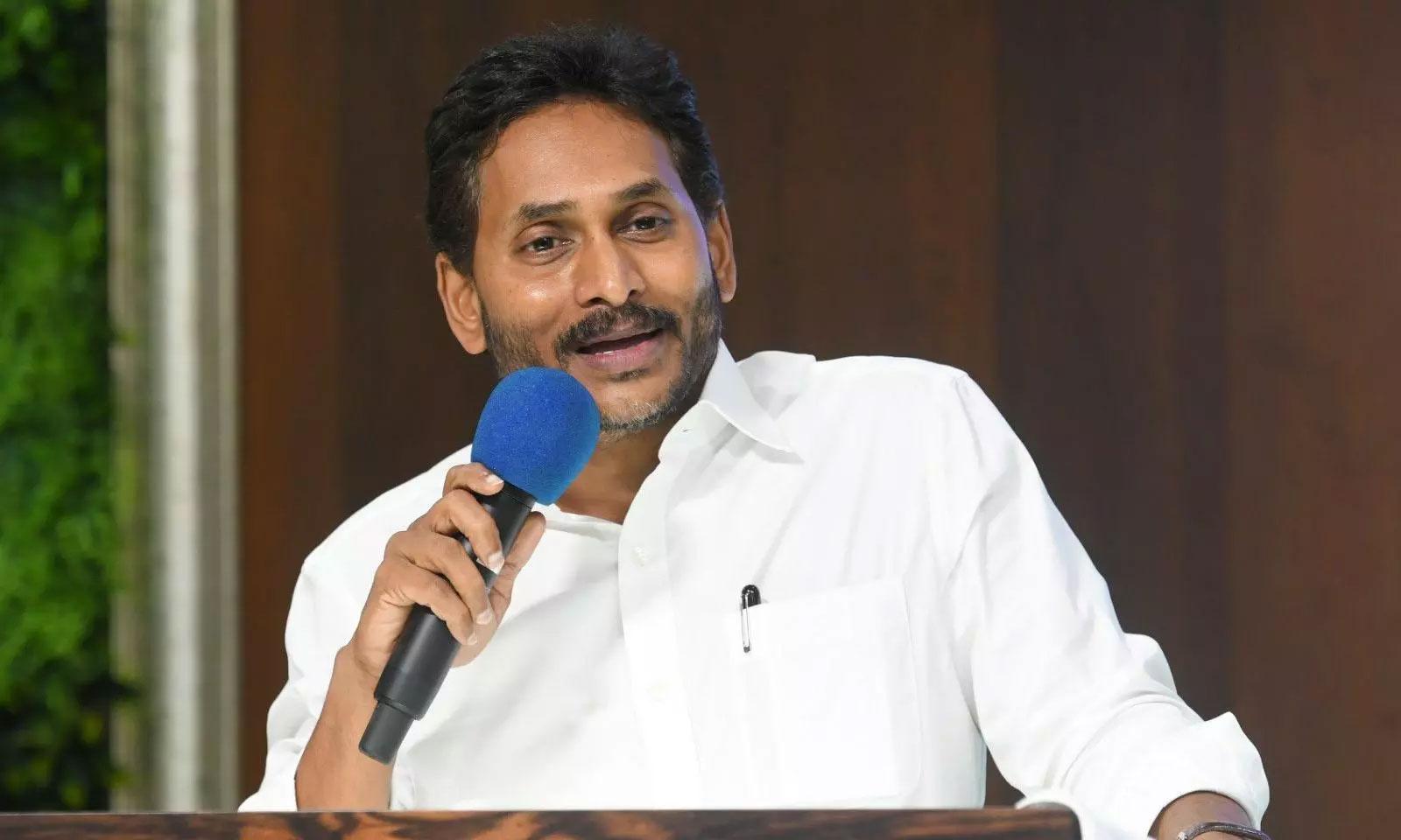 విష‌యాన్ని బ‌ట్టి.. రాజ‌కీయం.. ఇదీ క‌ళాపోష‌ణే ..! | Misplaced ...