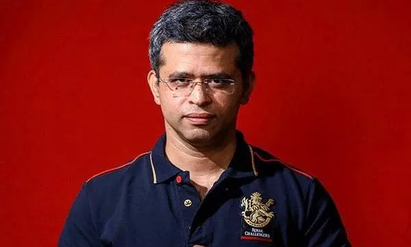 పరారీలో ఆర్సీబీ వైస్‌ ప్రెసిడెంట్ రాజేష్ మీనన్ ..! | RCB VP Rajesh ...