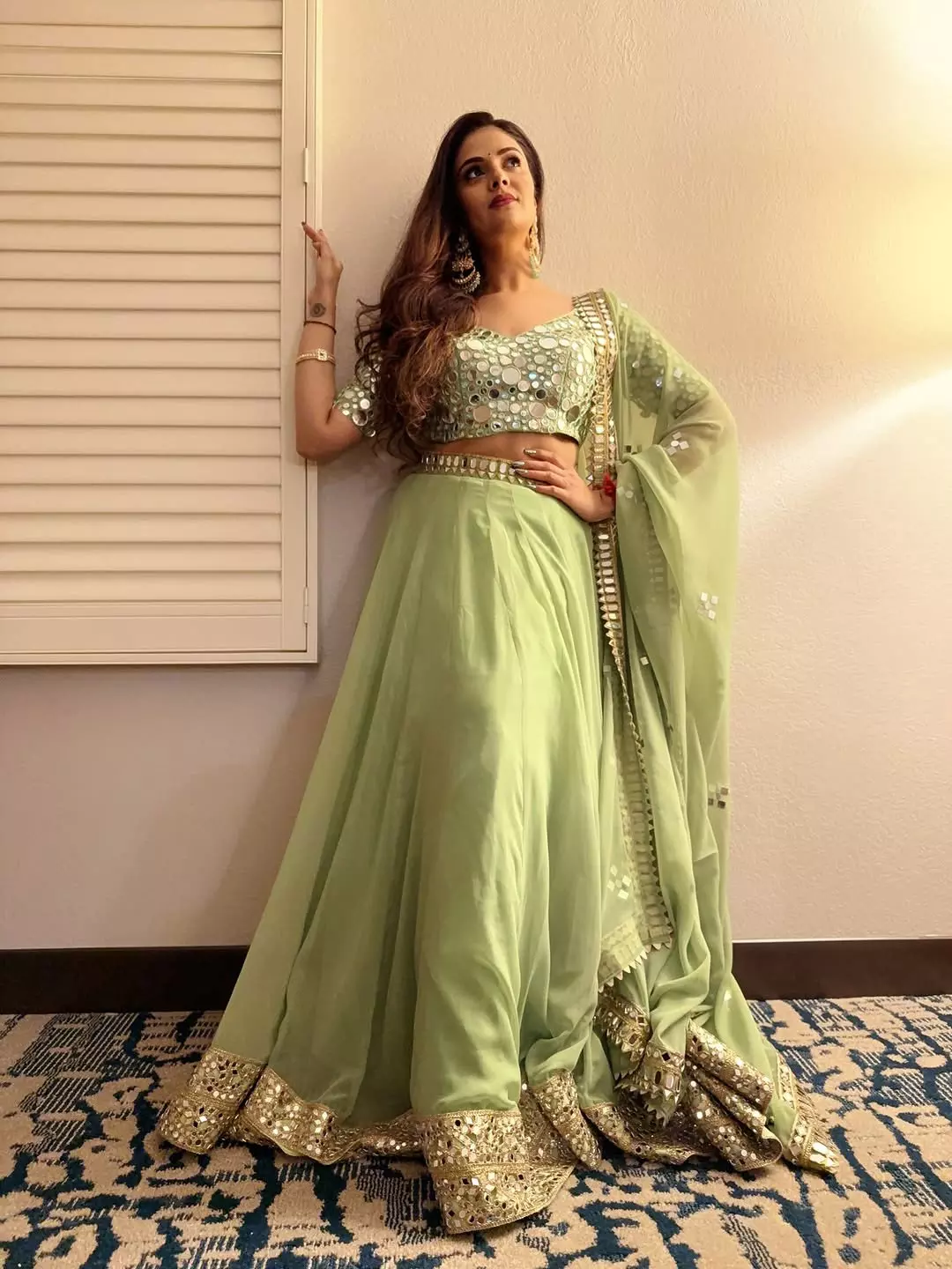 Elegant and Chic: Sreemukhi s Green Saree Look at Nats 2025 | Elegant and Chic: Sreemukhi s ...