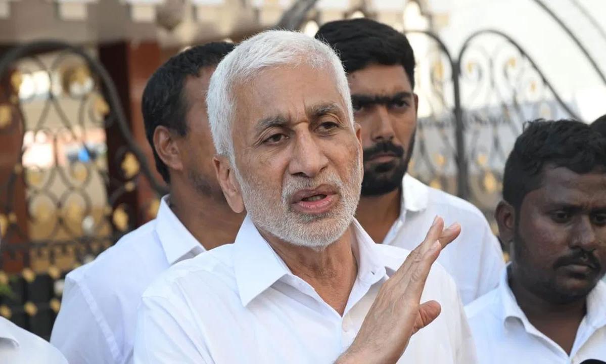 వైసీపీకి విజయసాయిరెడ్డి టెన్షన్.. చంద్రబాబుతో చేతులు కలిపారా? | Liquor ...