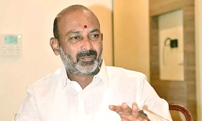 కేటీఆర్ చ‌ర్చ‌కు రావాలి.. ప్లేస్ డిసైడ్ చేస్తా: బండి | CM Ramesh vs KTR Over BRS and BJP Merge