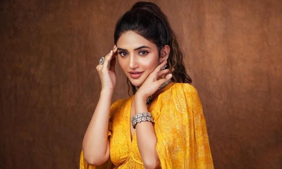 మ‌రో స్టార్ హీరోకి జోడీగా కిసిక్ బ్యూటీ! | Tollywood Sensation ...