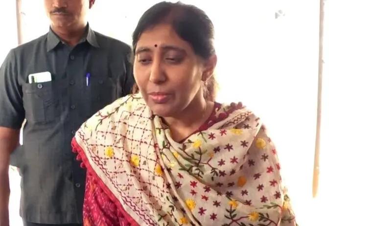 సునీత అంతరంగం అర్థమవుతోందా? ఆ ప్రశ్నలకు బదులిచ్చేవారు ఎవరు? | YS ...