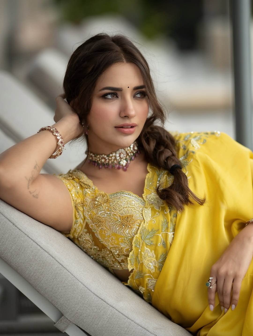 Jiya Shankar Graceful in Yellow Saree | Jiya Shankar Graceful in Yellow ...