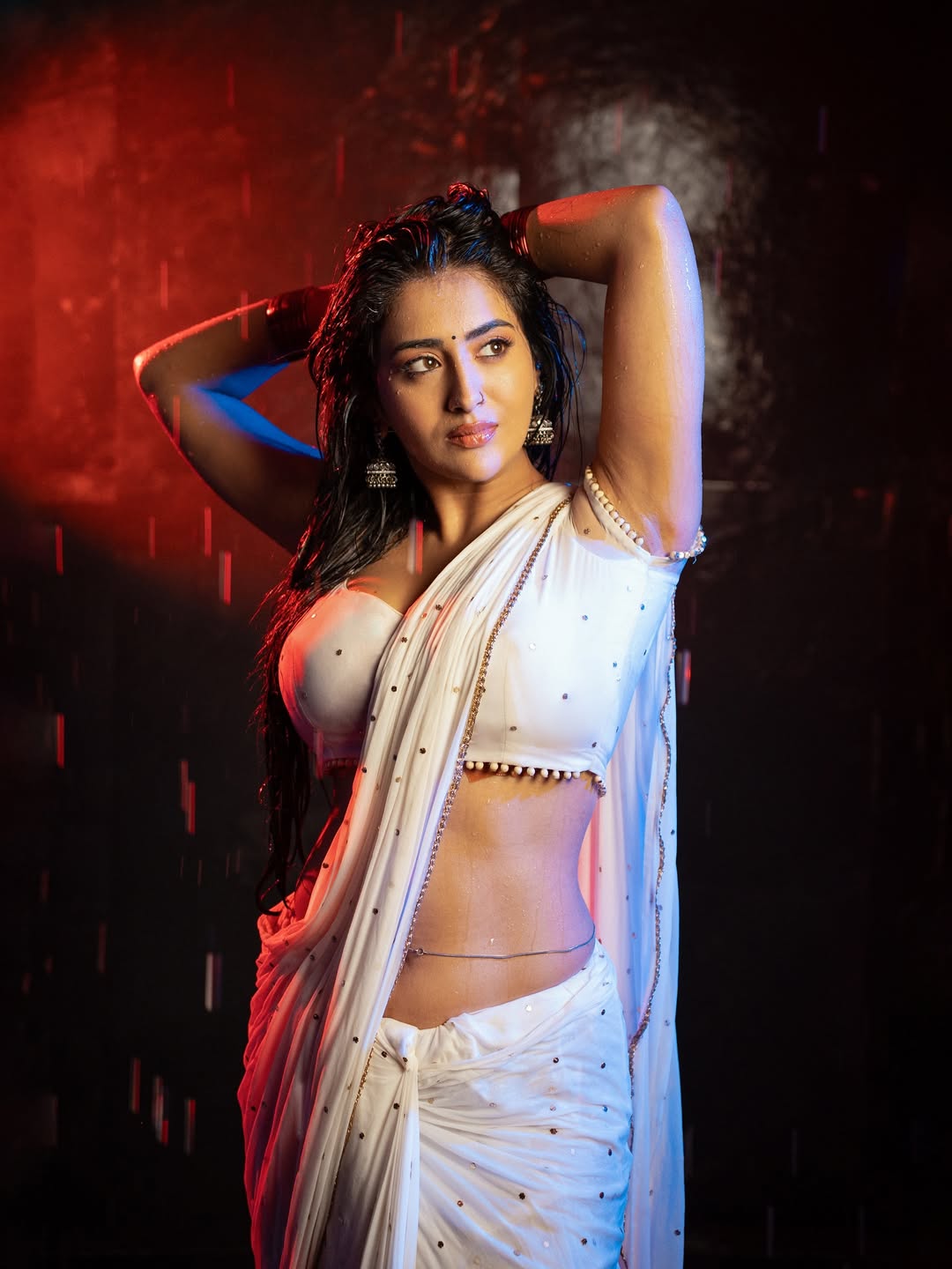 Rashi Singh Drenched In Rain | Rashi Singh Drenched In Rain