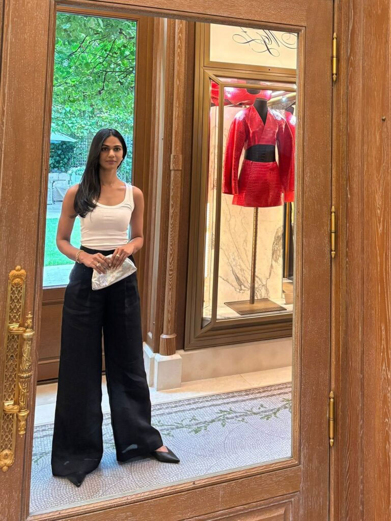 Allu Sheha Reddy Walking the Streets of Paris with Grace | Allu Sheha ...