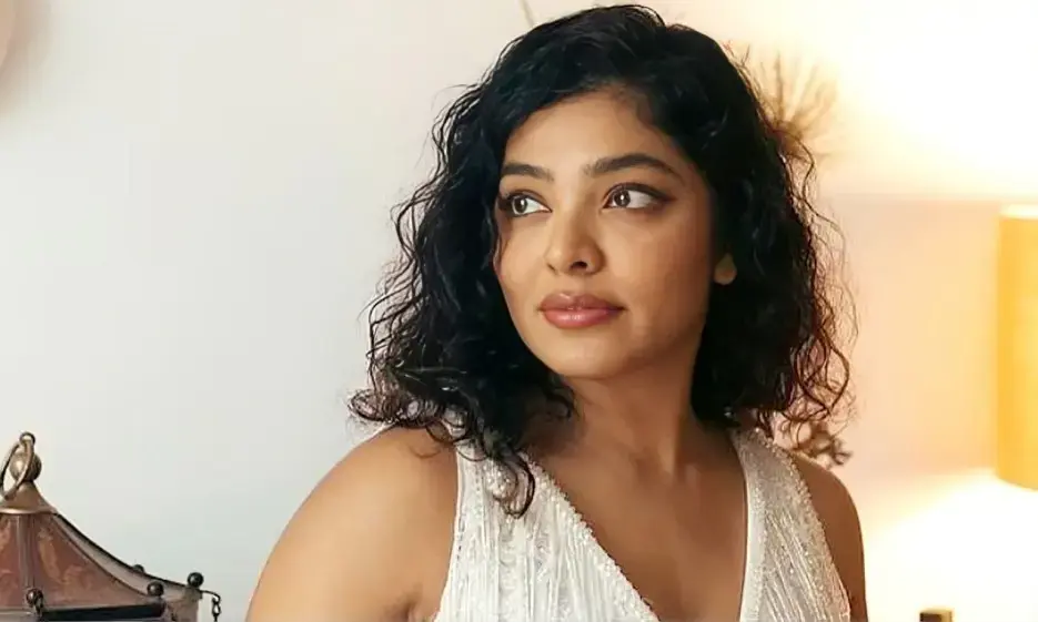 అవార్డుల వేళ రాజ‌కీయాలు అవ‌స‌ర‌మా? | Reema Kallingal Wins Award, Dodges ...