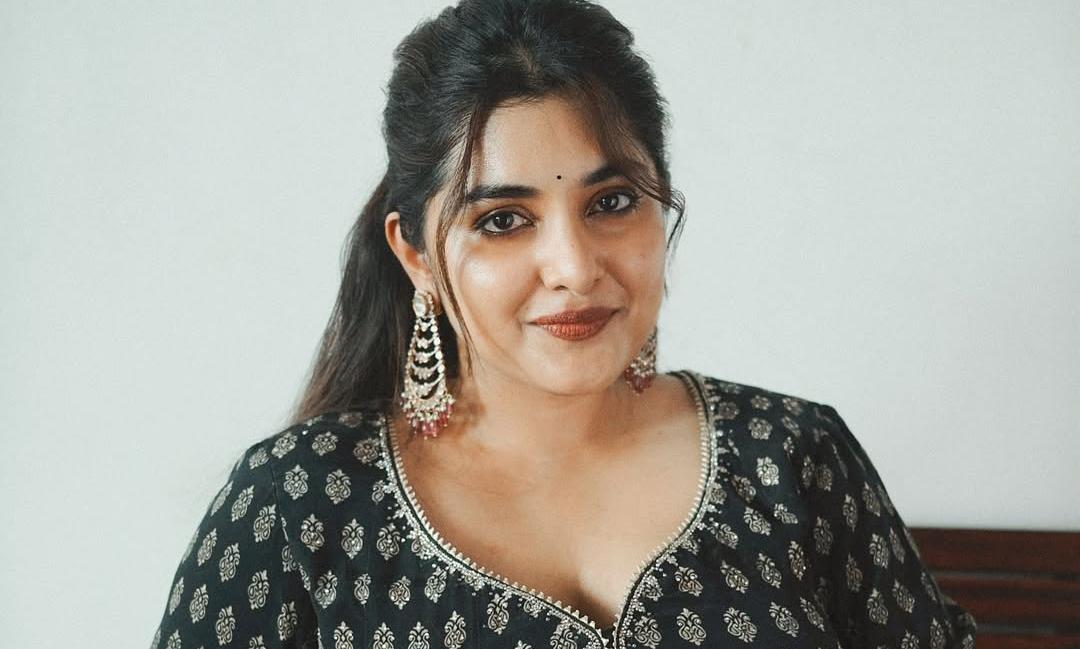 మ‌ల్లూ బ్యూటీ కొత్త లుక్ ఊహించ‌లేదే | Nivetha Thomas Stuns in Latest ...
