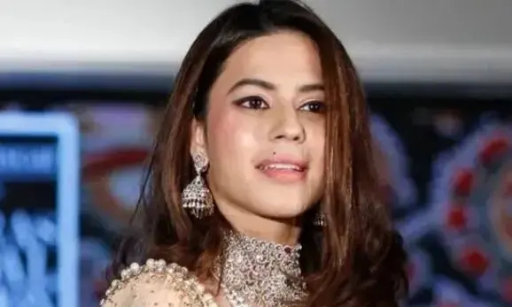 బంగారం స్మ‌గ్లింగ్: తెలుగు న‌టుడికి 62కోట్లు, న‌టికి 102కోట్లు జ‌రిమానా ...